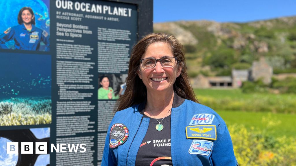 Astronaut Nicole Stott helps Jersey pupils for World Ocean Week - BBC News