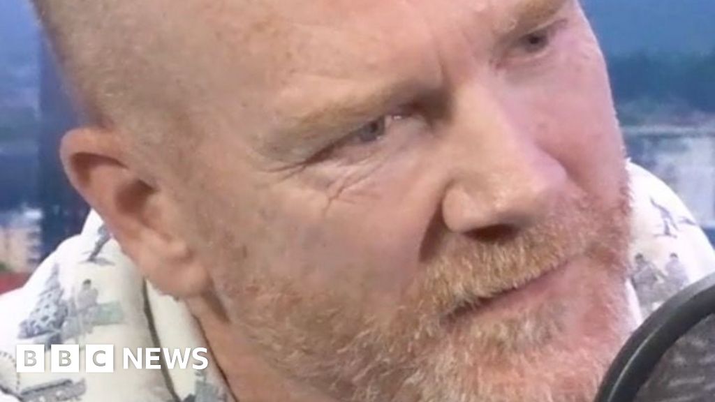 Iwan Thomas MBE on fatherhood and training in Southampton - BBC News