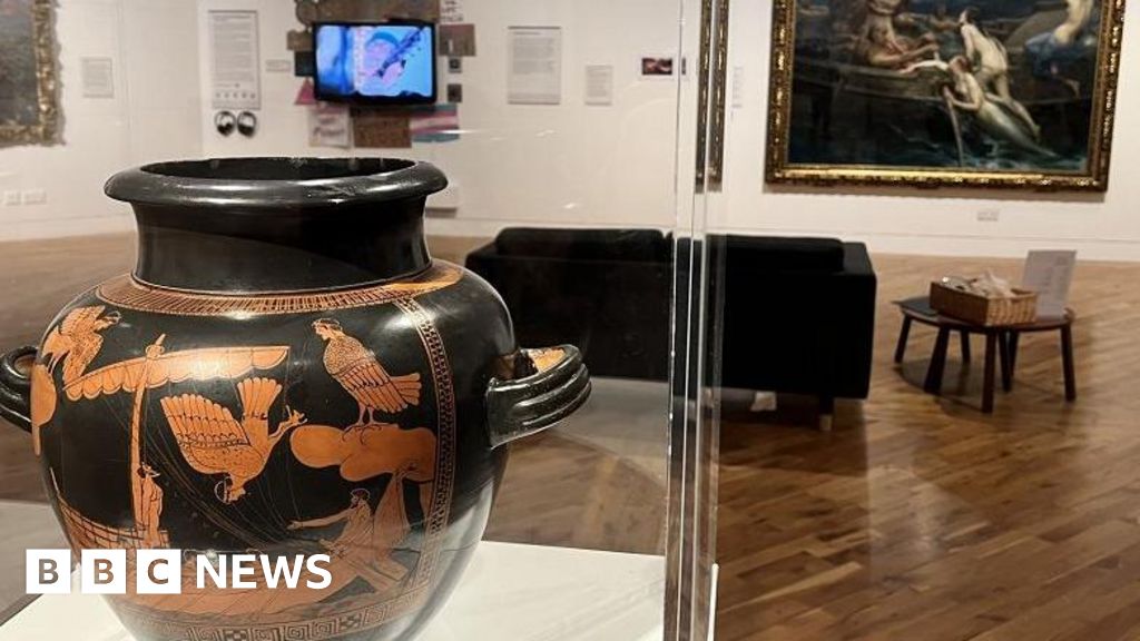 Siren show at Hull Ferens Art Gallery features ancient Greek vase