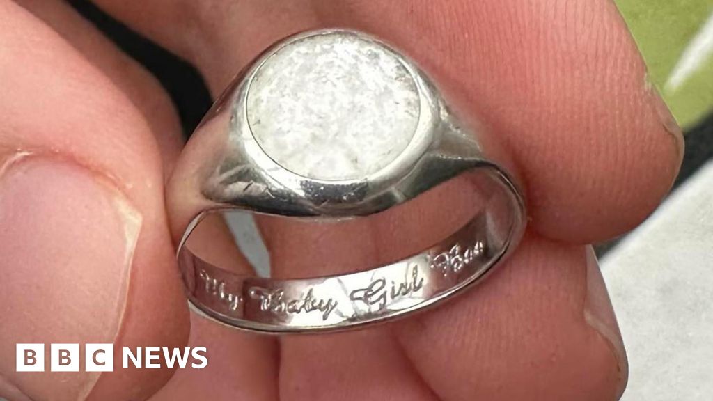 Ring containing baby girl's ashes found on Gorleston road - BBC News