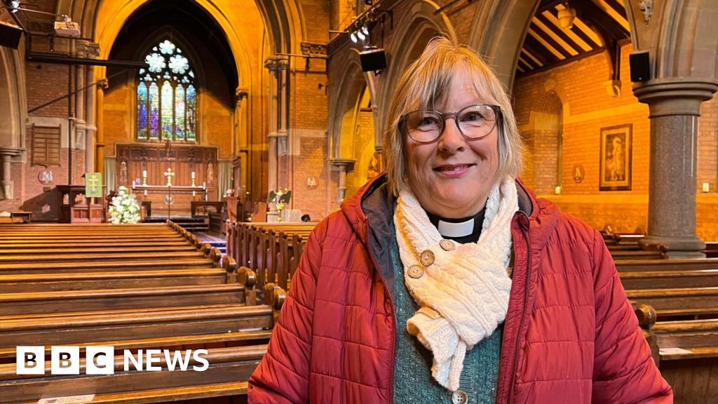 Vicar defends ding-dong over church bell ringing in Hugglescote
