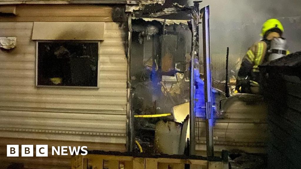 Caravan fire in Ingatestone, Essex, causes man to suffer burns - BBC News