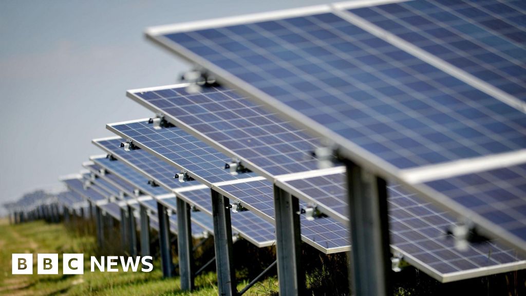 Solar farm in Kilsby for 4,000 homes recommended for approval - BBC News