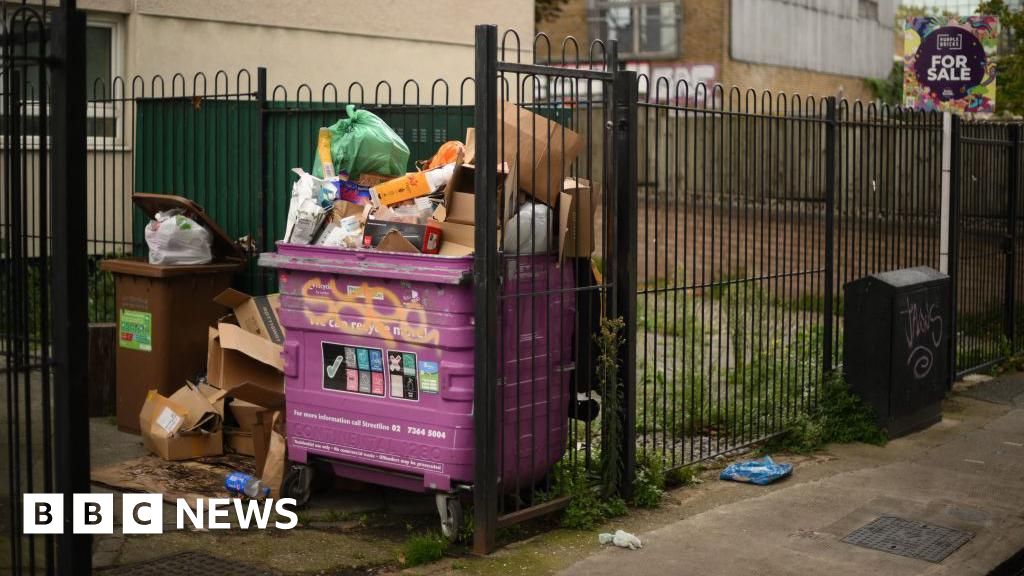 Tower Hamlets has worst household recycling rate in England - BBC News