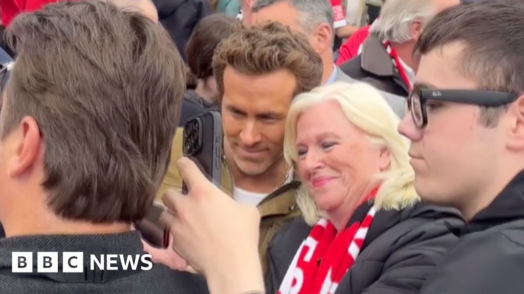 Wrexham AFC: Ryan Reynolds takes selfies with fans before crucial game