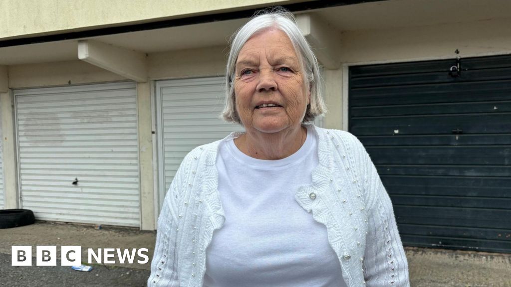 Pensioners feel 'picked on' over winter fuel allowance plan - BBC News