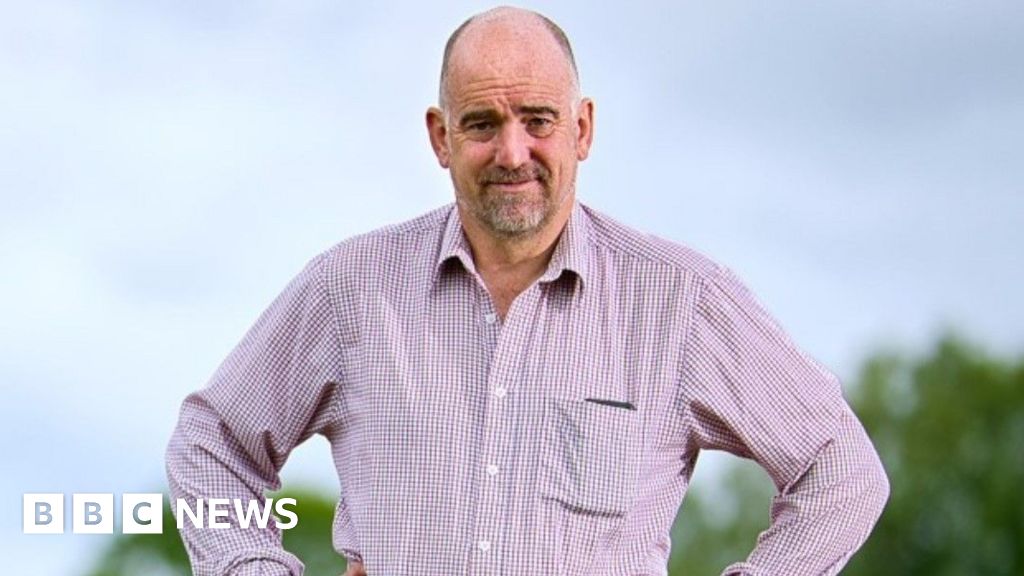 Farmer Tim Parton left paralysed after accident at work - BBC News