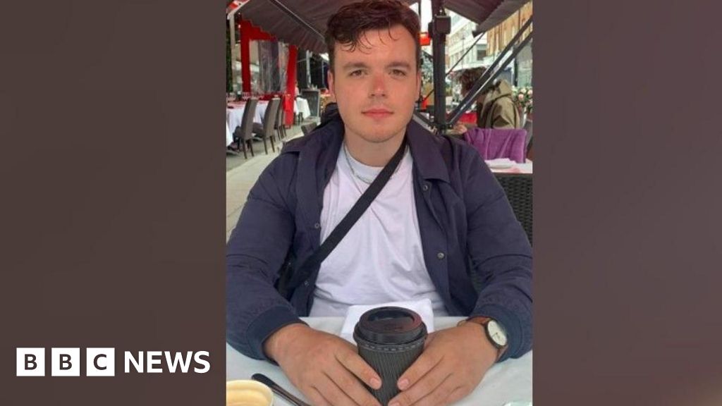 Middlesbrough man dies in A66 roundabout crash - BBC News