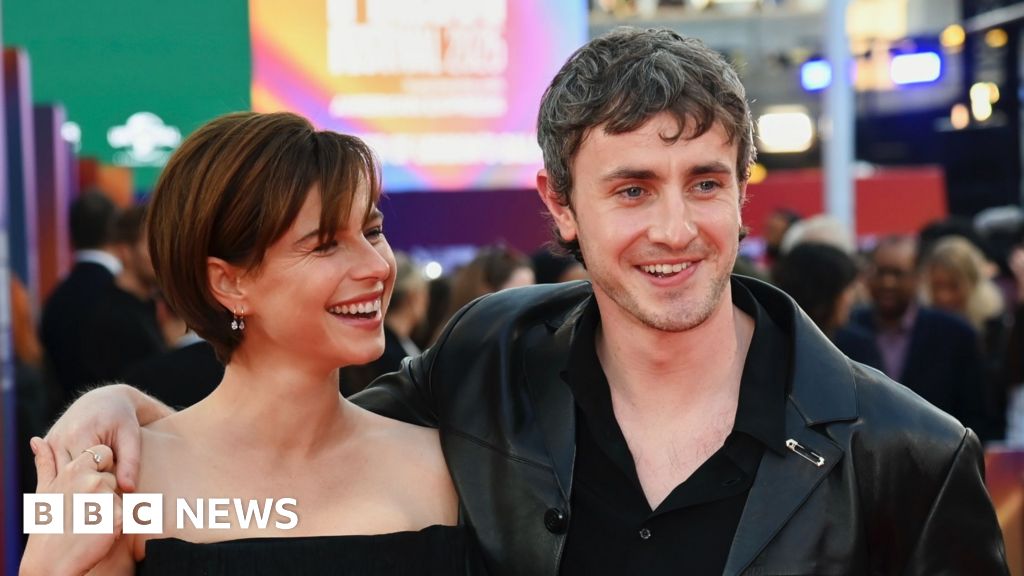 Paul Mescal: I didn't love Shakespeare initially - BBC News