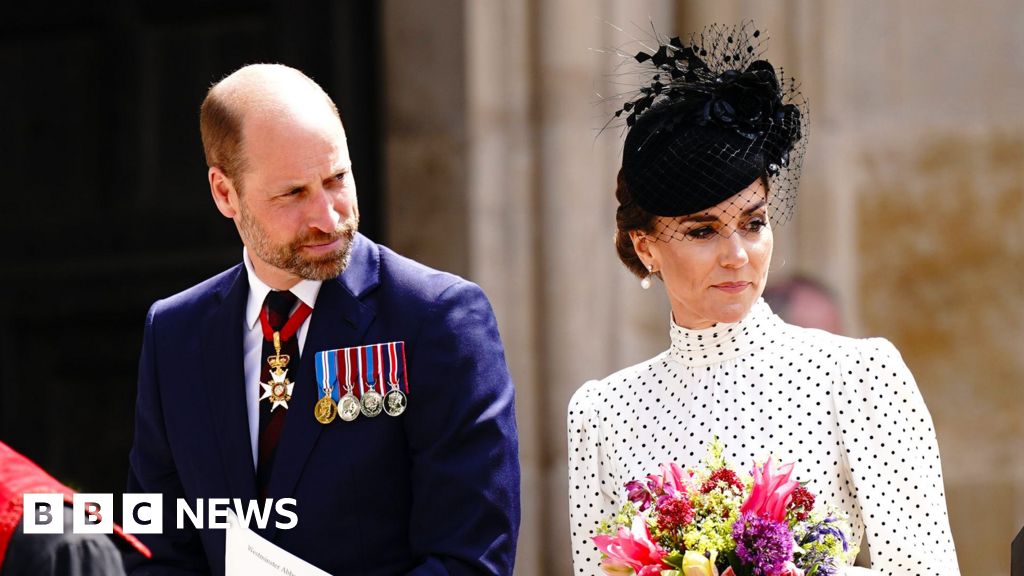 Princess of Wales lays flowers at memorial - BBC News