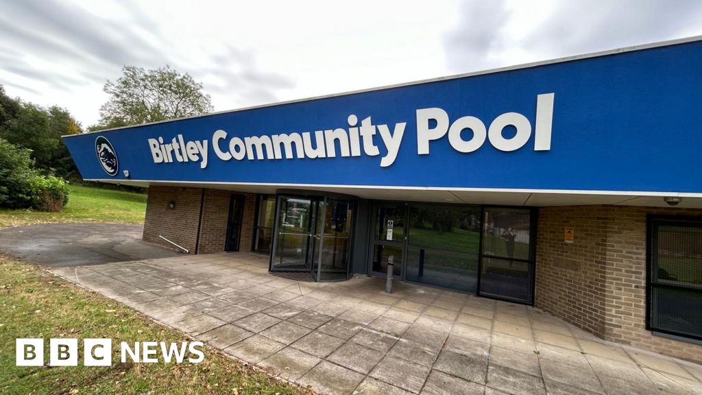 Birtley Swimming Centre reopening delayed by a week - BBC News