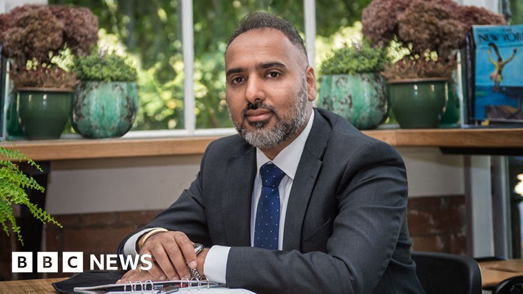 Lib Dems select West Midlands Mayor candidate - BBC News