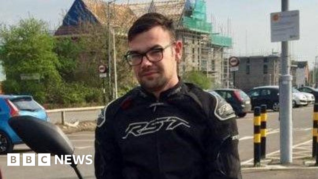 Calum Lindsay: Tribute to Cannock crash motorcyclist - BBC News