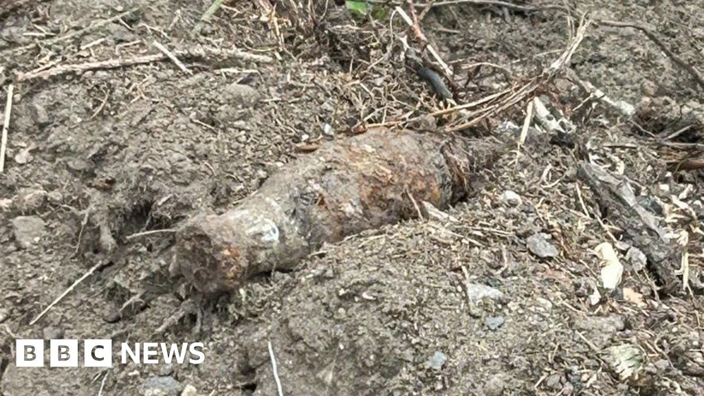 Warwickshire homes evacuated in false alarm bomb scare