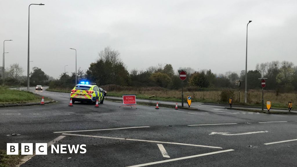 A370: Man suffers serious injuries after car crashes into tree