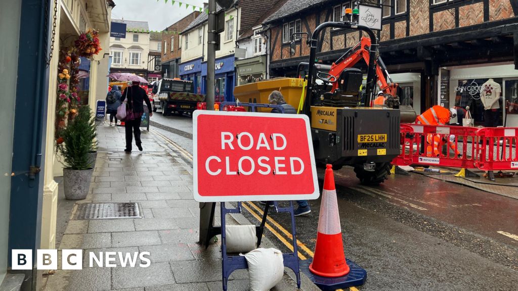 Farnham town centre works prompt concern from businesses - BBC News