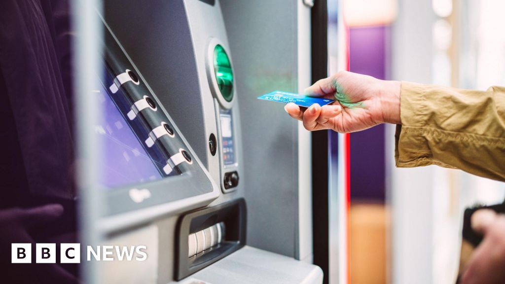 Treorchy's cash machines running out after bank branches close - BBC News