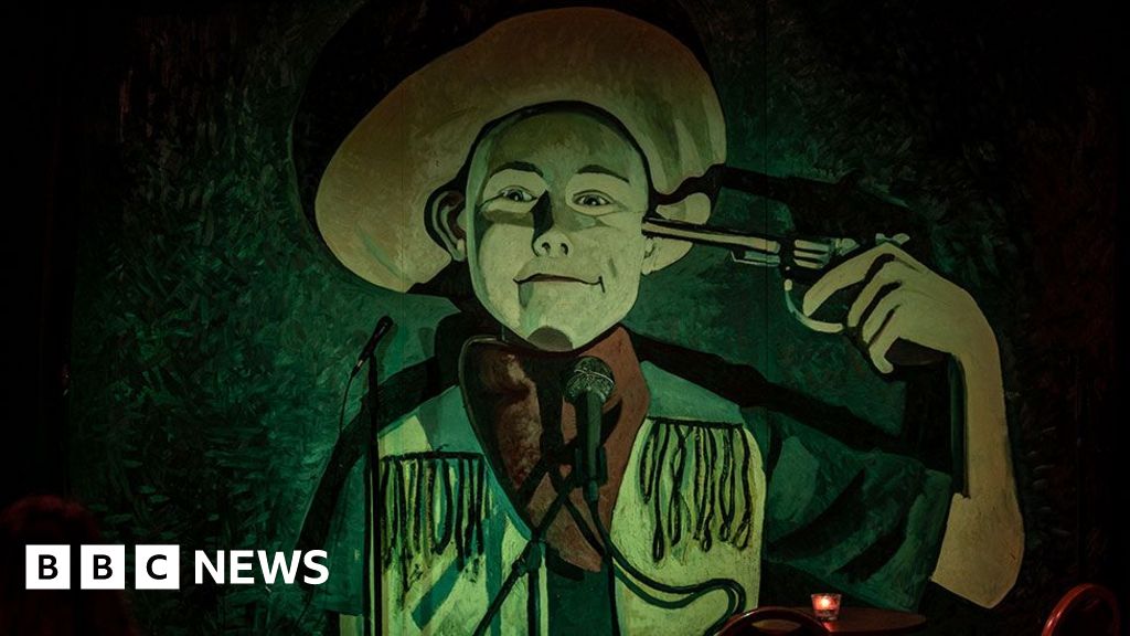 Glasgow's The Stand comedy club to sell famous cowboy stage backdrop ...