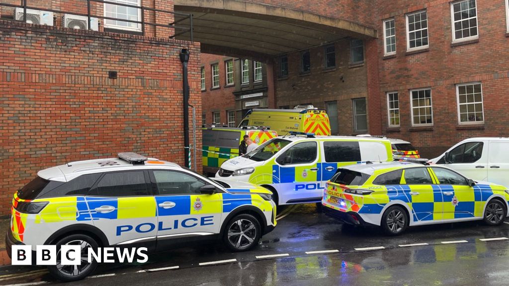 Ripley: Suspect packages prompt evacuation at council HQ - BBC News
