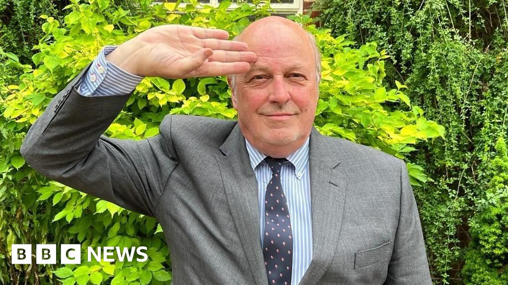 Swindon council votes to increase benefits to some veterans - BBC News