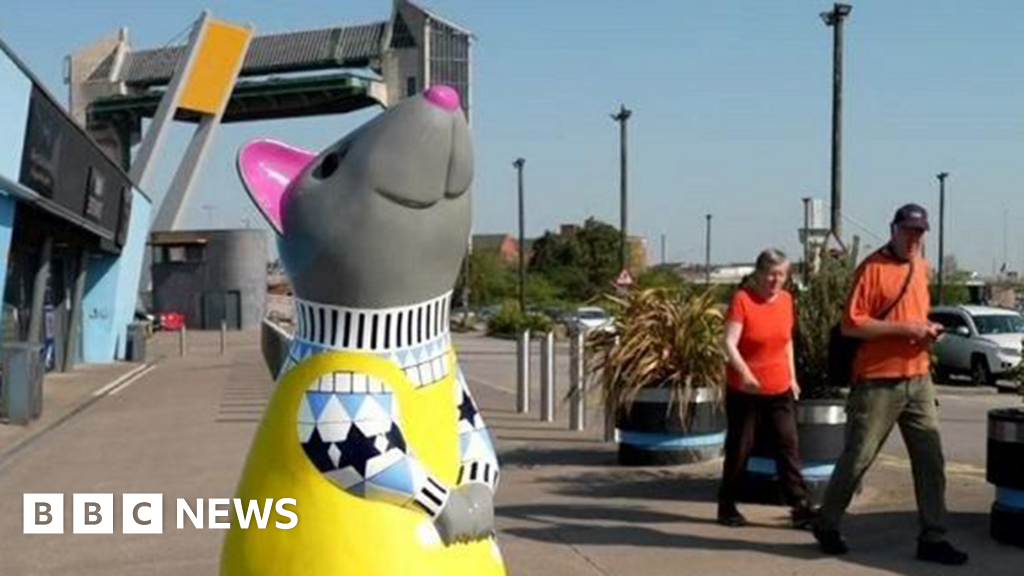 Hull's rat sculptures raise £160k for charity
