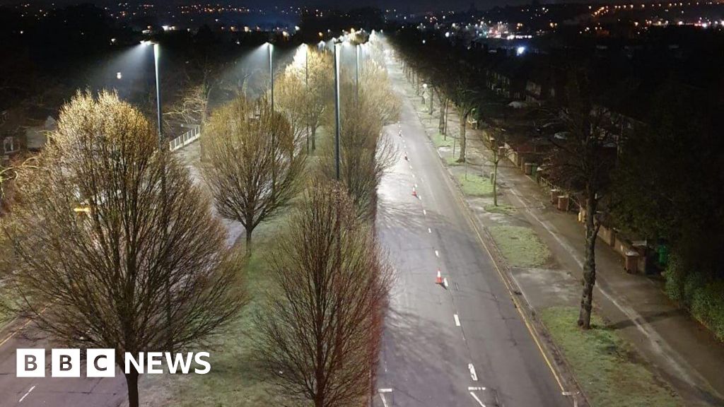 Nottingham completes £7m LED street lighting upgrade - BBC News