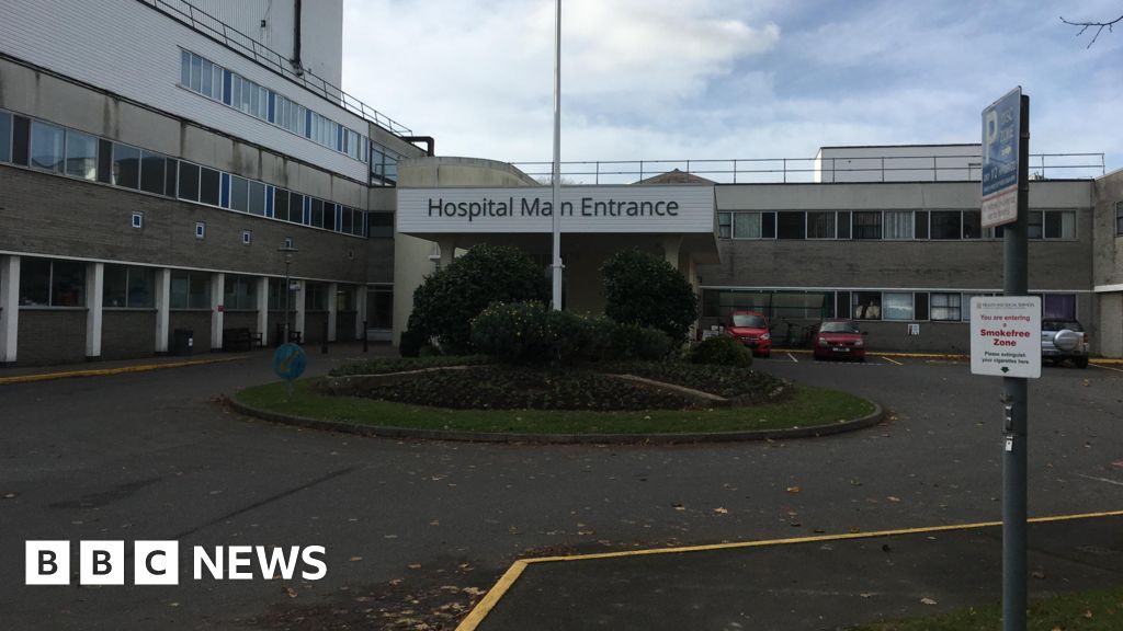 Delays to Guernsey hospital revamp 'could cost millions' - BBC News