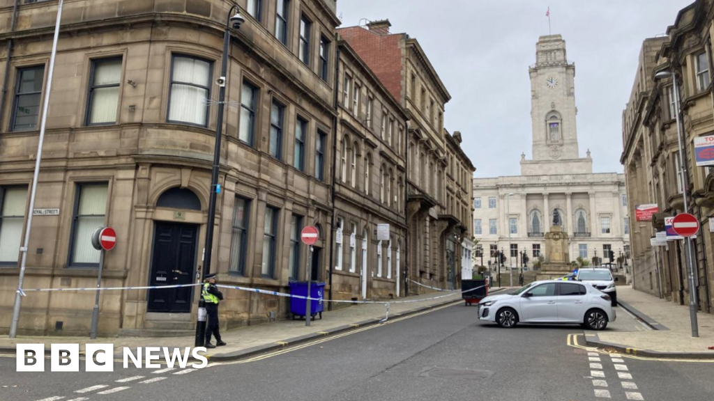 Man arrested after teenager and man stabbed in Barnsley