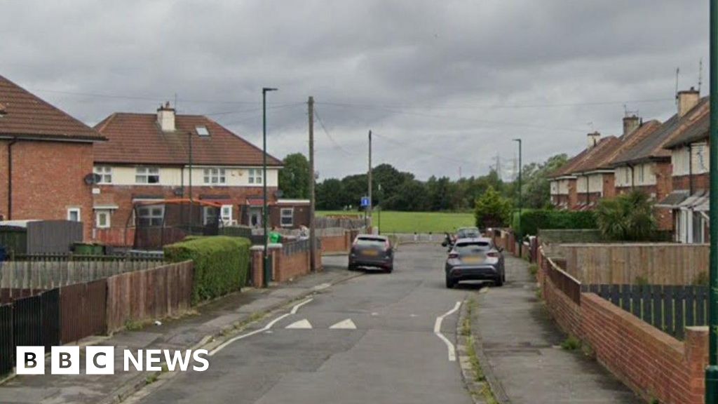 Man suffers 'serious' leg injury after Grangetown machete attack