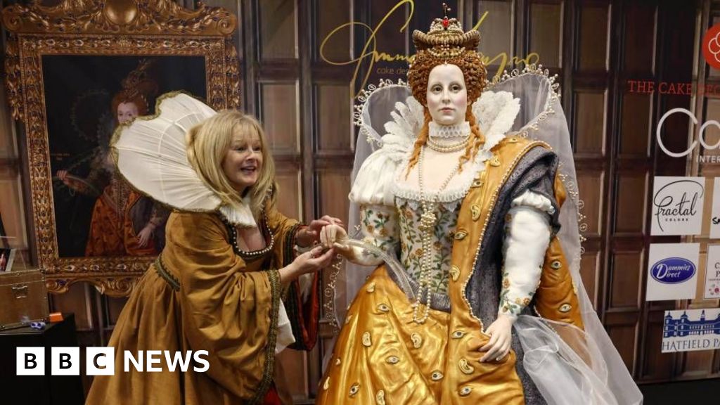 Realistic cakes: Baker needed stitches making Queen Elizabeth I.