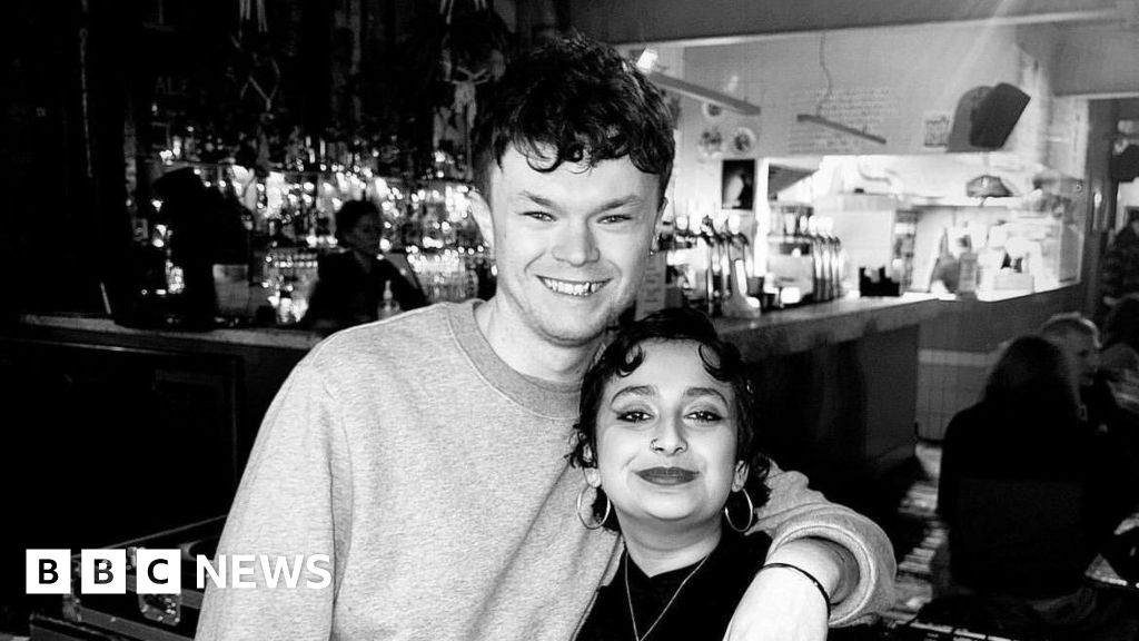 Northern Soul: Meet the young DJs keeping a genre alive - BBC News