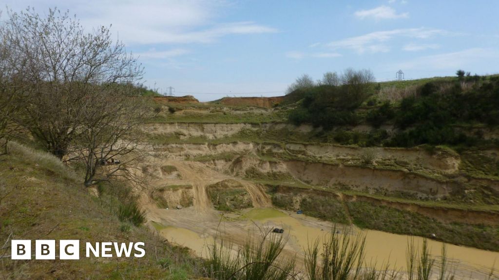 Council email error delays Orsett Quarry expansion bid