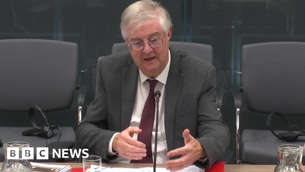 Mark Drakeford not keen on raising Welsh income tax - BBC News