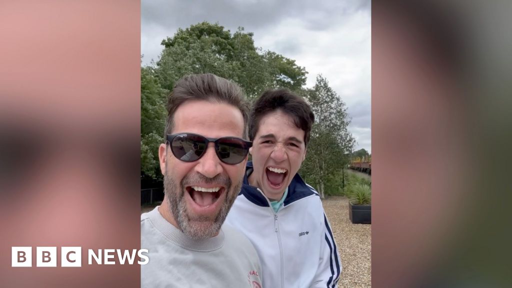 Watch TV's Gethin Jones and his nephew enjoy train game - BBC News