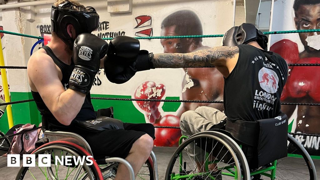 Brighton and Hove boxing club makes sport accessible - BBC News