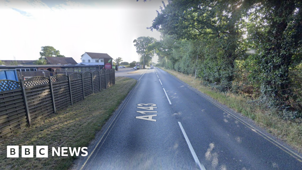 Woman dies following crash with car towing a Range Rover - BBC News