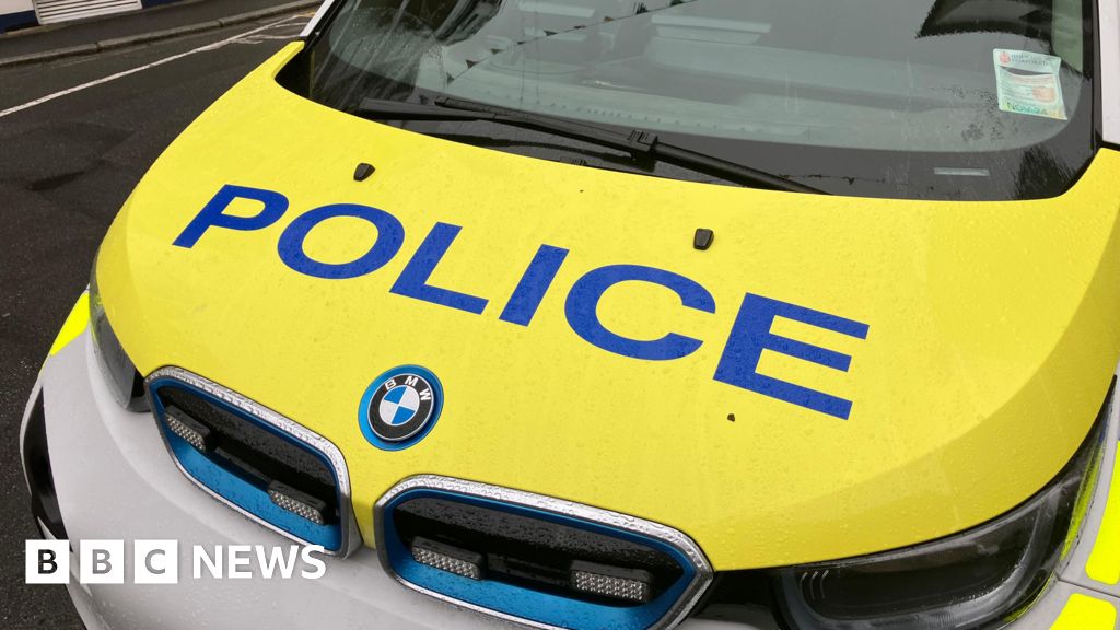 Guernsey Police complaints law change up for debate - BBC News