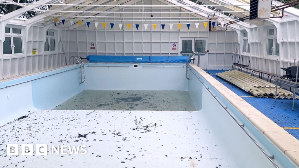 Guernsey primary school pool found vandalised after Storm Ciaràn - BBC News