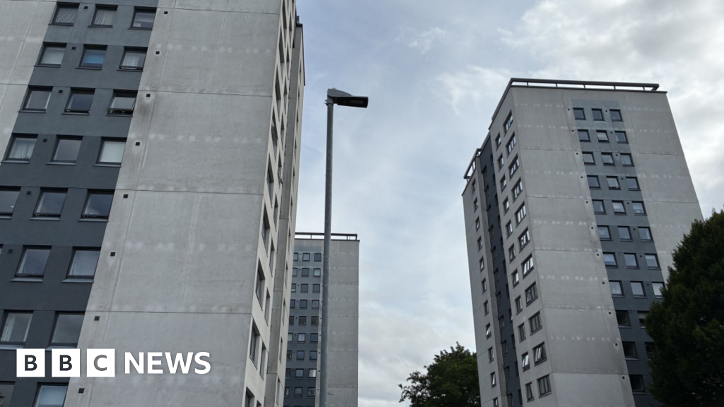 Worcester high-rise flats fail to meet fire safety standards - BBC News