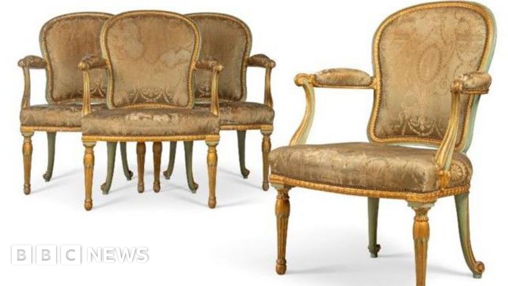 Chippendale chairs from Harewood sold at auction - BBC News