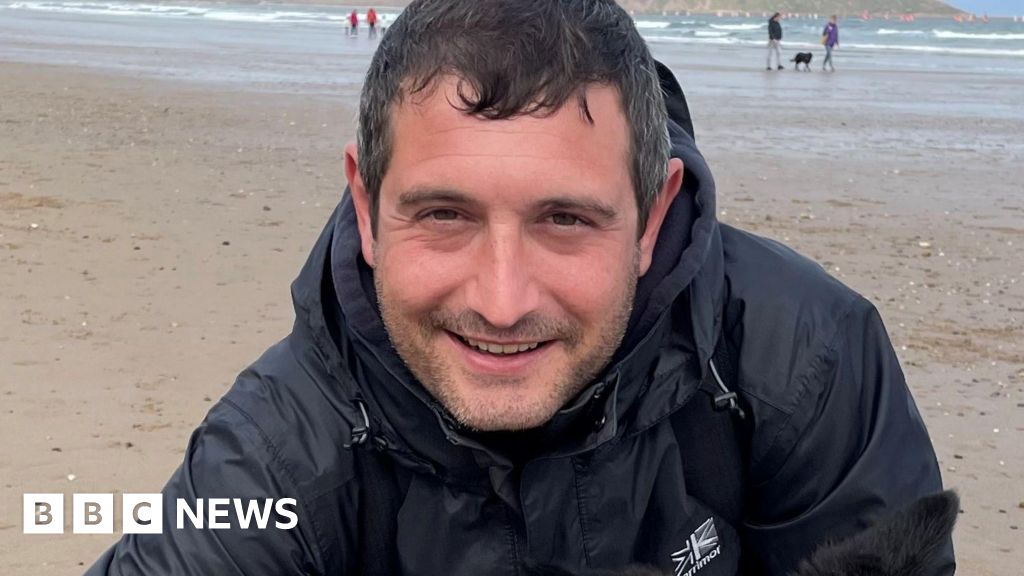 Huddersfield crash: Tributes paid to motorcyclist who died - BBC News