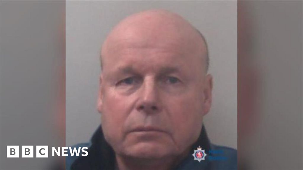 Kent: Former teacher who sexually abused student jailed - BBC News