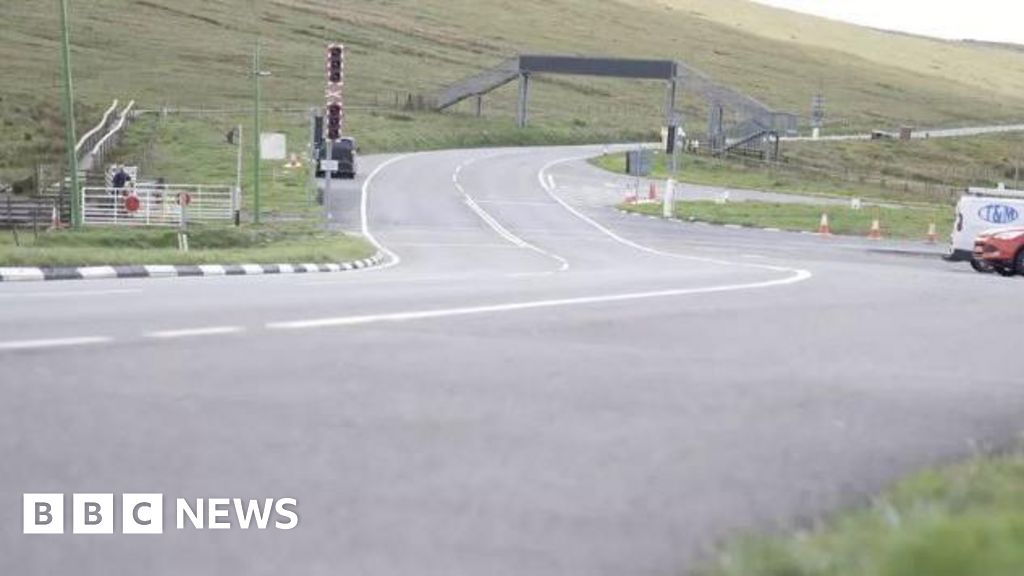 Day two of A18 Mountain Road closure not needed - BBC News