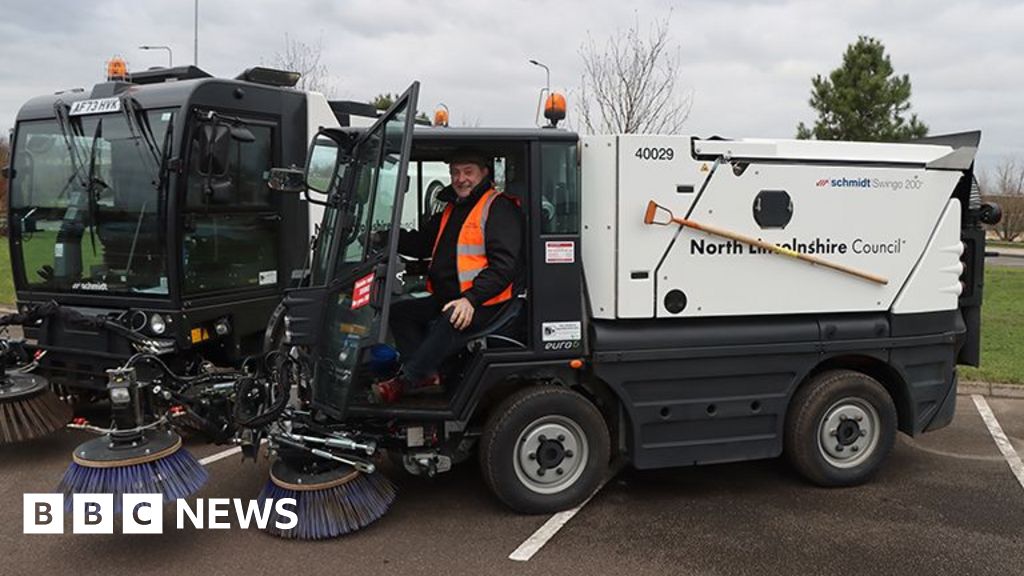 Air-cleaning road sweepers take to North Lincolnshire streets