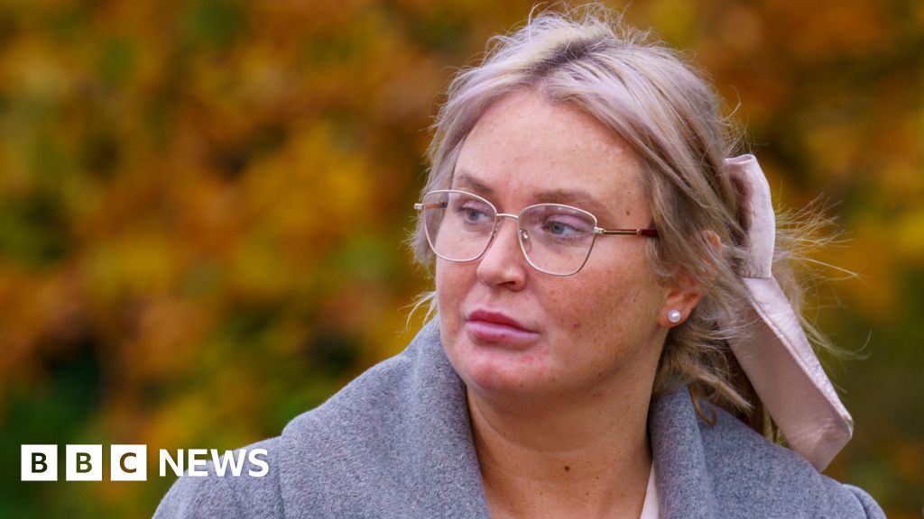 Julie Ann McIlwaine: Woman guilty of murdering partner - BBC News