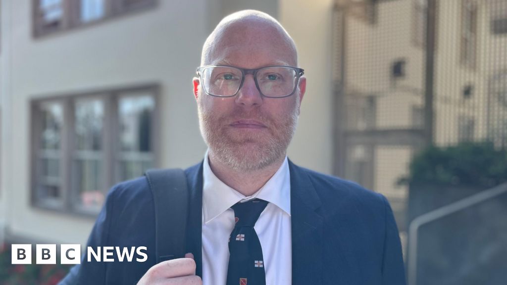 Guernsey deputy considers resigning after removal from board