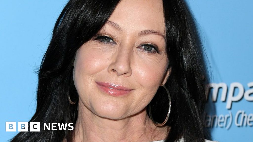 Shannen Doherty, known for Charmed, 90210 roles, dead at 53