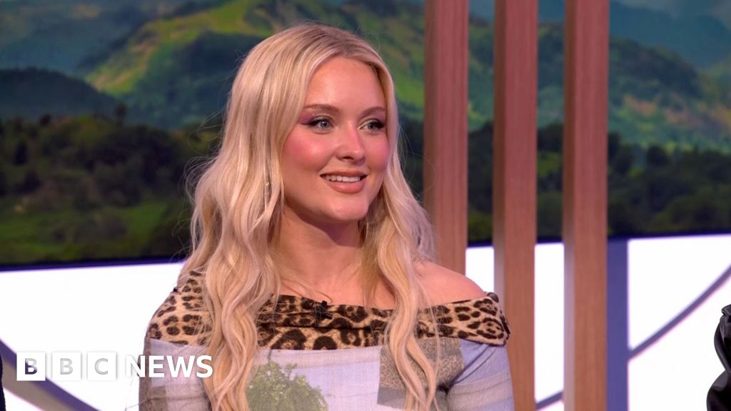 Zara Larsson: I want to be an artist, not just a performer - BBC News