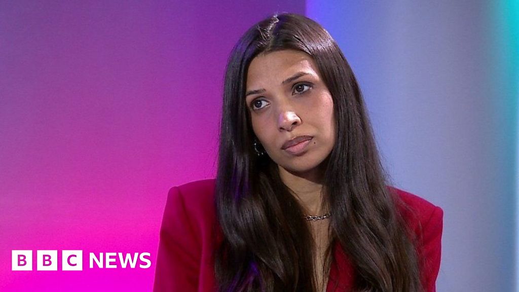 Faiza Shaheen resigns from Labour Party - BBC News