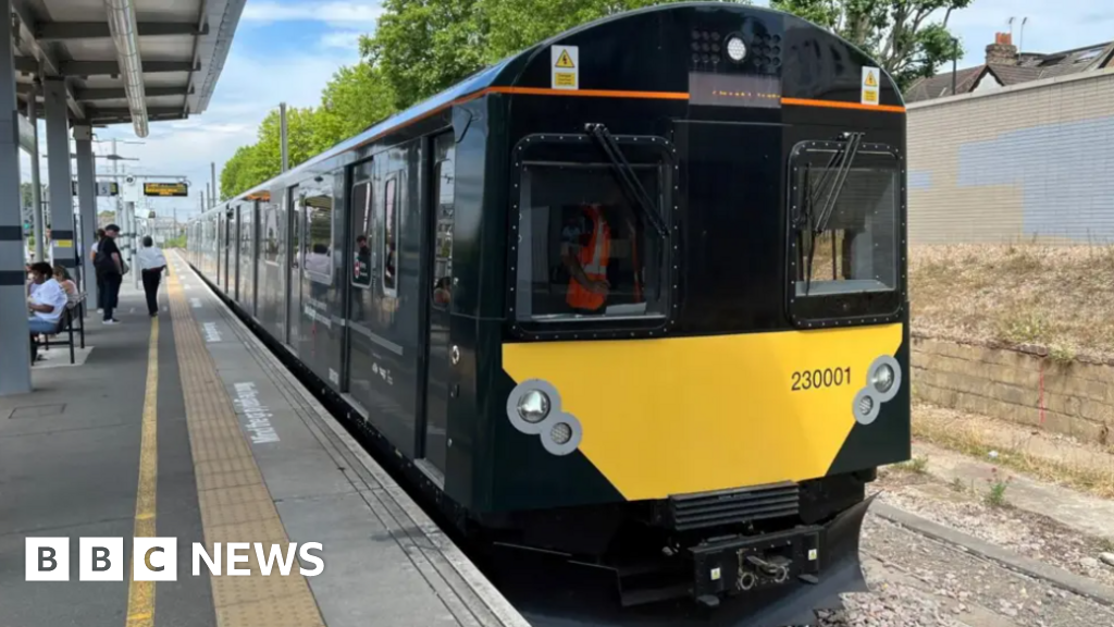 Battery-powered GWR train to attempt distance record from Reading